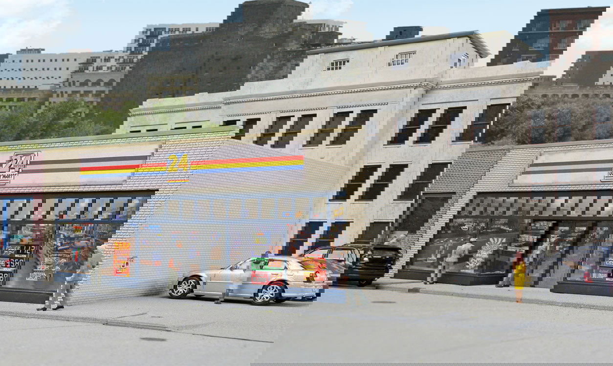 WALTHERS Cornerstone 1/87 HO Scale 24-SEVEN QUICK MART convenience sto ...